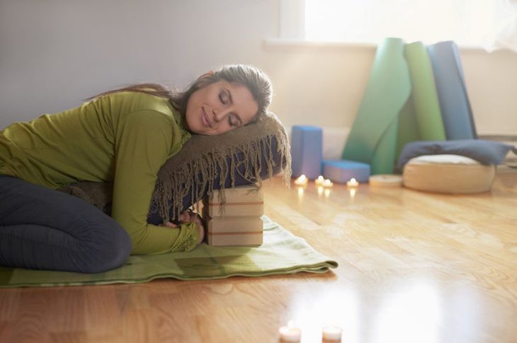 10 tipi di yoga - Salus.it